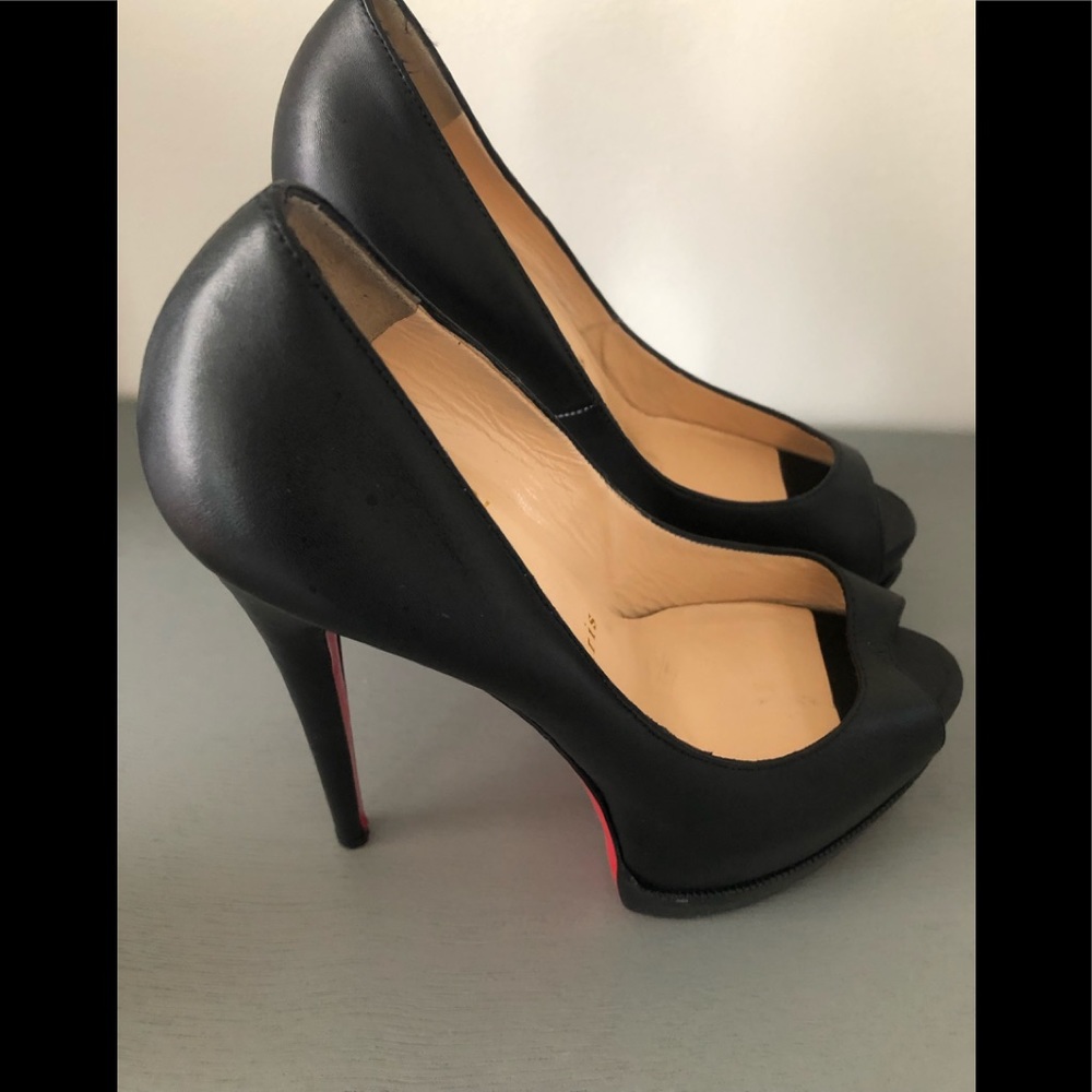 Christian Louboutin Peep Toe - Gem